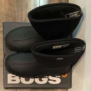 Bogs | Shoes | Nwt Bogs Classic Mid Black Size 3 | Poshmark
